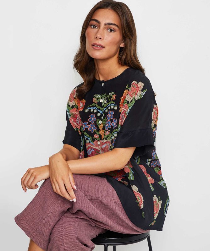 One Hundred Stars Woven Flower Tea Blouse