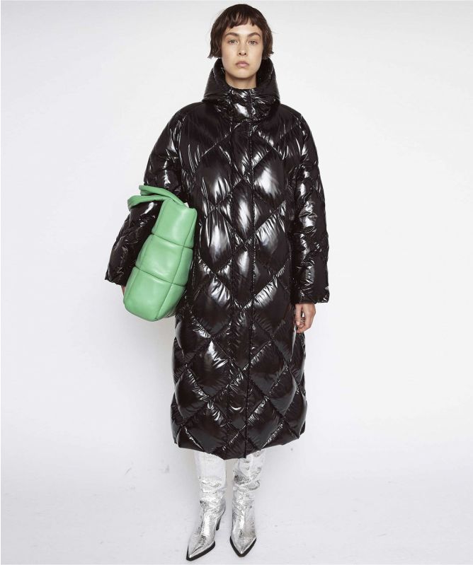 STAND Black Farrah Diamond Quilted Coat | Jules B